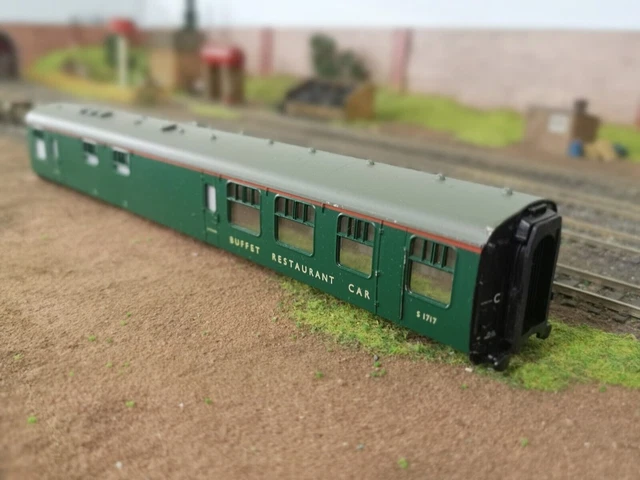 MAINLINE 937337 MK1 Buffet Restaurant Car S1717 in BR Green Body Shell ...