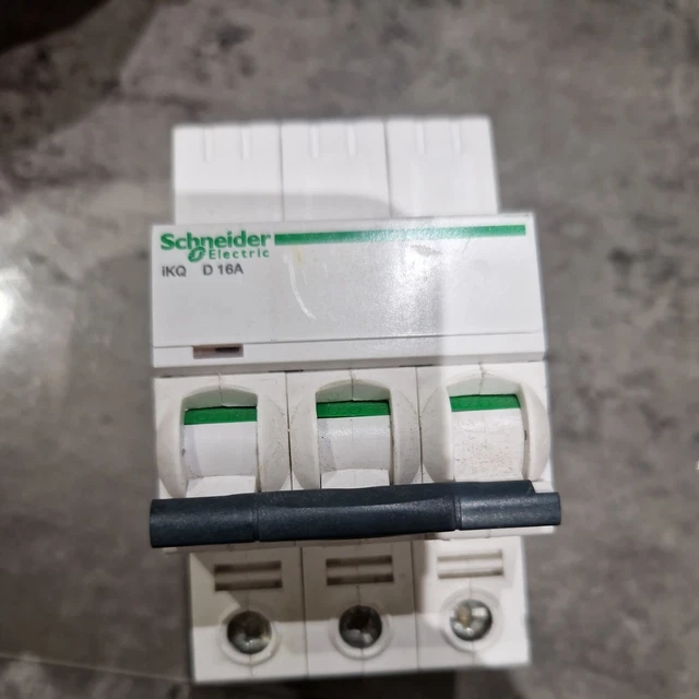 SCHNEIDER IKQE 16 Amp Triple Pole MCB 16A D16 iKQ KQE TP 3P Curve D £40.00 - PicClick UK