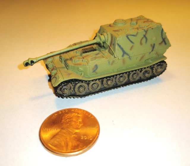 TAKARA 1/144 WORLD Tank Museum 1. German Elefant Tank. In camouflage ...