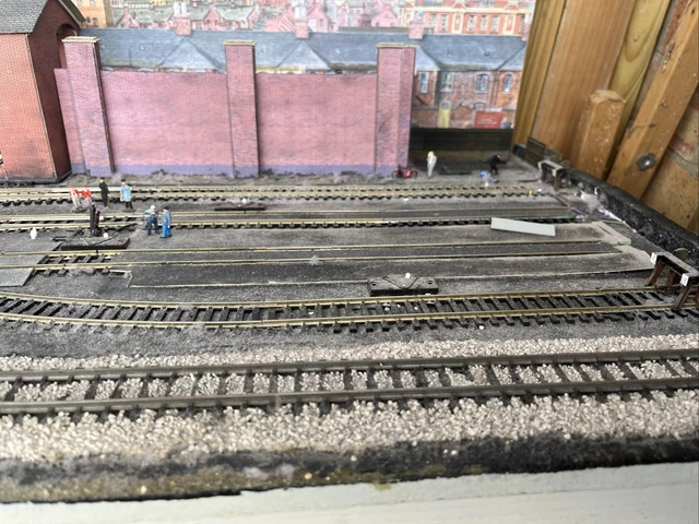 OO GAUGE MODEL Railway Layout 4 Ft x 17 Inches Stabling Point & Coaling ...