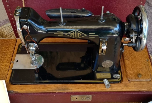 SINGER ANCIENNE MACHINE à coudre, Gravée, éclairage, moteur et pédale ...
