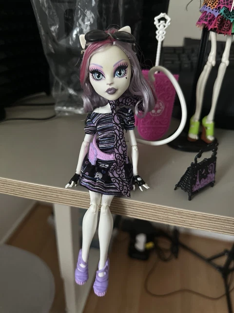 MONSTER HIGH SCARIS: City of Frights Catrine DeMew Doll (2012) £100.00 ...