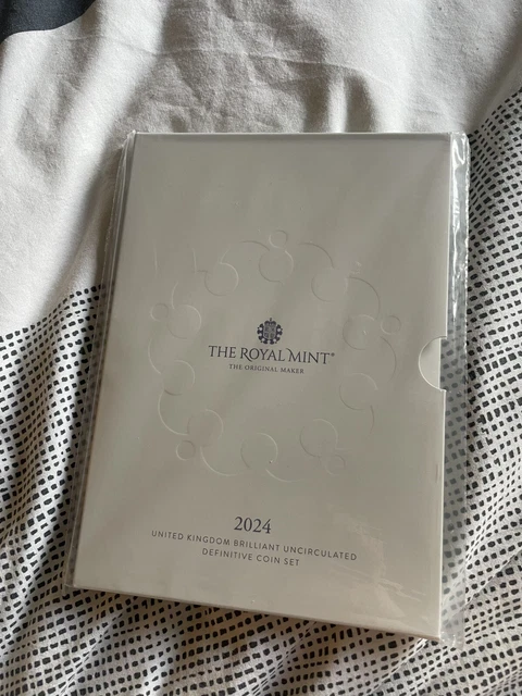 2025 ROYAL MINT Definitive Annual Coin Set BUNC Inc Salmon 50p £47.52 - PicClick UK