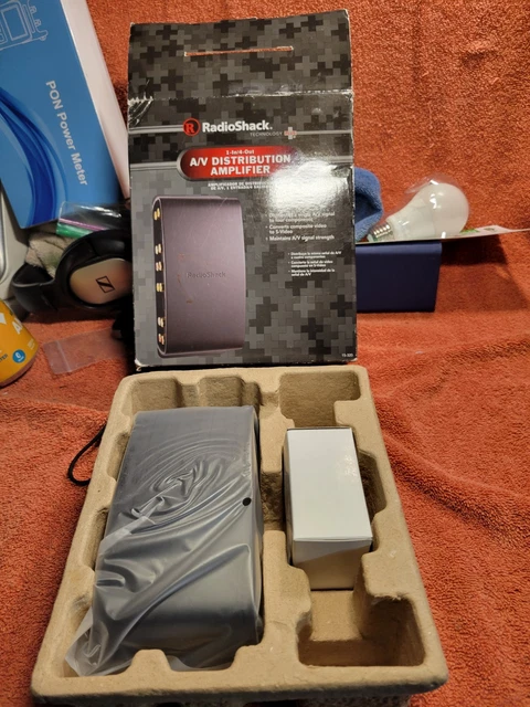 RADIO SHACK 4-WAY A/V Distribution Amplifier Audio Video 15-320 $30.00 ...