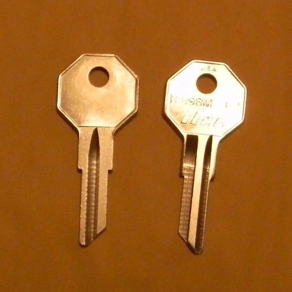 2 HARLEY DAVIDSON Indian Motorcycle Briggs & Stratton Nos Key Blanks ...