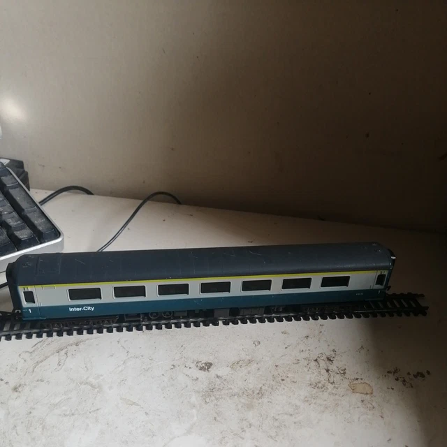 AIRFIX 00 GAUGE Mk2D 1st Class Blue and Grey Coach E3170 £9.99 ...