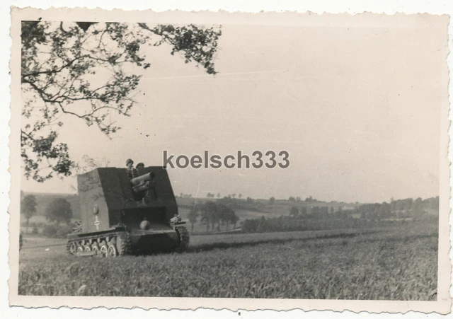FOTO STURMPANZER BISON auf dem Vormarsch an der Westfront in Frankreich ...