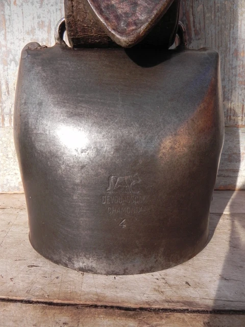 ANCIENNE CLOCHE DE vache CHAMONIX N° 4 et son collier cuir EUR 190,00 - PicClick FR