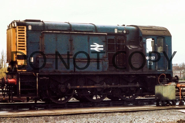 UK DIESEL TRAIN Railway Photograph Of Class 08 08657 Loco. Rm08-237 £1. ...