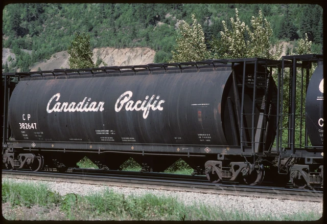 BH.BI02.CP2400 ORIGINAL COLOUR Slide CP Rail Hopper #382647 at Boston ...
