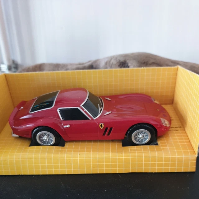 FERRARI 250 GTO Shell V-Power Hotwheels 1/38 Miniature en boite EUR 1 ...