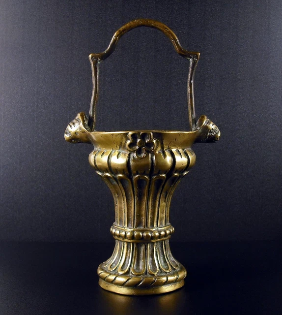 SEAU À EAU bénite ancien ou situle en bronze Old Holy water bucket ...