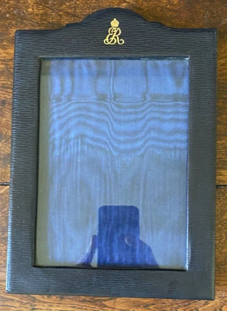 ANTIQUE ROYAL LEATHER Presentation Frame for Photo Queen Elizabeth ...