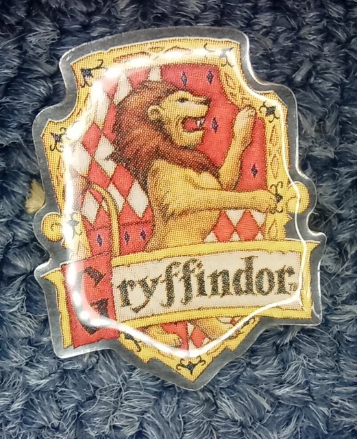 HARRY POTTER PIN Gryffindor Crest Badge Hogwarts official £5.50 ...