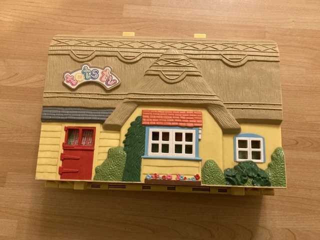 TOTS TV TOY house with figures £10.00 - PicClick UK