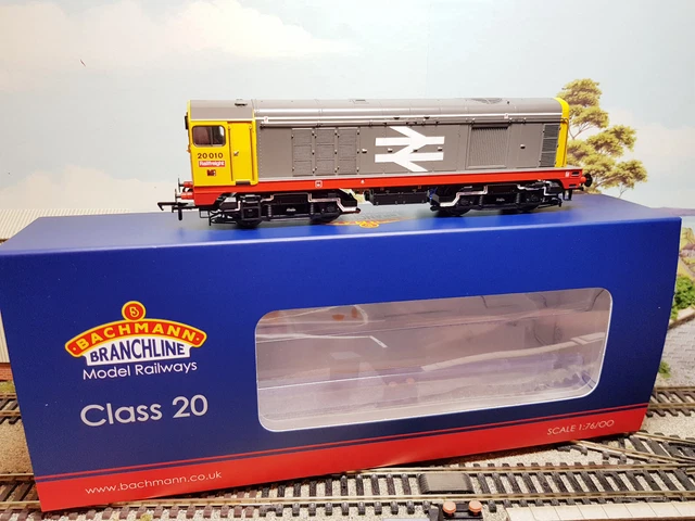 35-357A BACHMANN BR Class 20/0 No.20010 BR Railfreight (Red Stripe) £ ...