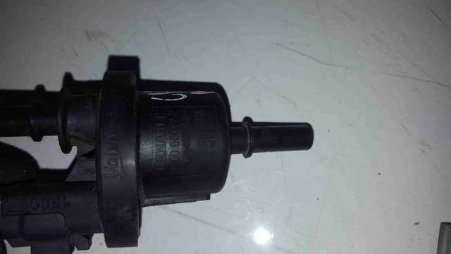 RENAULT CLIO MK3 2009-2012 Carbon Canister Fuel Breather Valve ...
