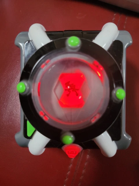 BEN 10 ULTIMATE Omnitrix Deluxe Watch FX Lights & Sounds Toy BANDAI ...
