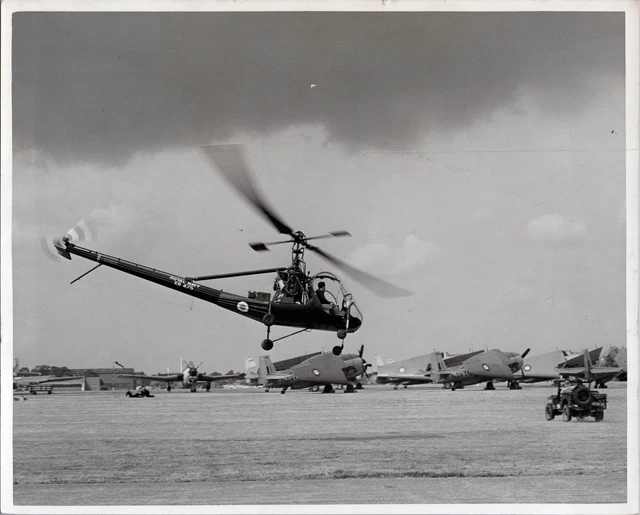 HILLER UH-12B HELICOPTER Royal Navy Original Vintage Press Photo £39.95 ...