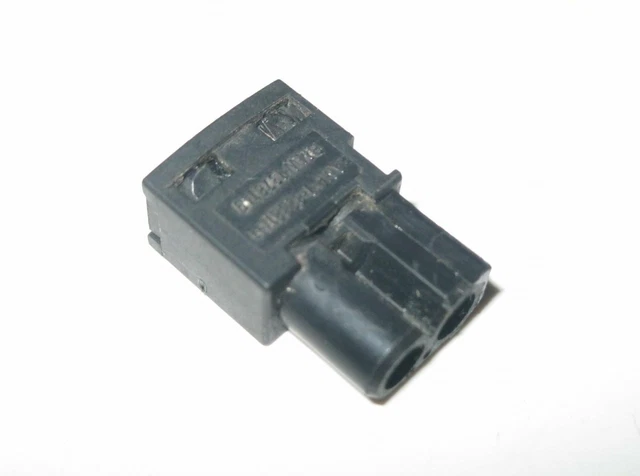 BMW WIRING CABLE Plug Terminal Connector 2 Pole 1378416 61131378416 £7. ...