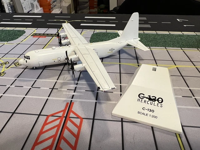 JC WINGS 1:200 Lockheed C-130 Hercules Blank Air Force Airlinss Diecast ...