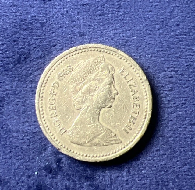 1983 ONE POUND Coin 2 Error Upside Down Rim Queen Elizabeth II Cross ...