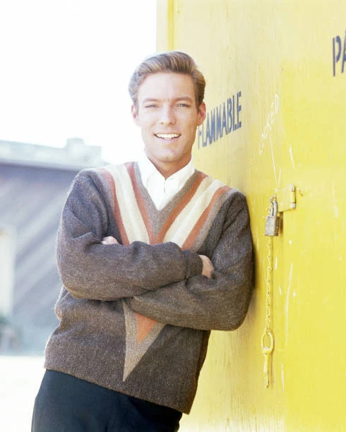 AMERICAN ACTOR RICHARD Chamberlain circa 1965 Old Movie Photo $9.00 ...