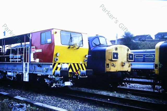 RAILWAY TRAIN SLIDE 35mm Class 37 Diesel Locomotive No 37013 & DR 72209 ...