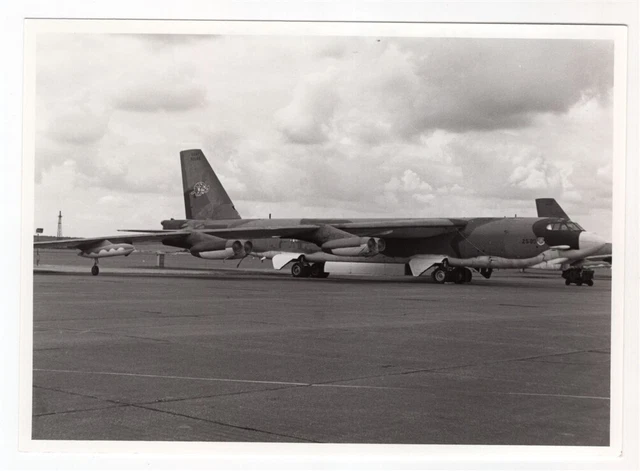 1980 USAF BOEING B-52G Stratofortress 59-2580 of 97th BW at RAF Marham ...