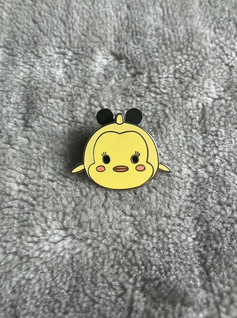 WALT DISNEY TSUM Tsum Pin Trading Badge Pinocchio Cleo Mystery Pack ...