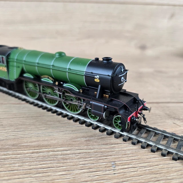 HORNBY R2549 LNER Class A1 Flying Fox Steam Locomotive & Tender 4475 ...