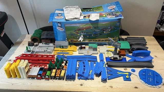 THOMAS TRACKMASTER COMPLETE ULTIMATE SET battery Train Set. £80.00 ...