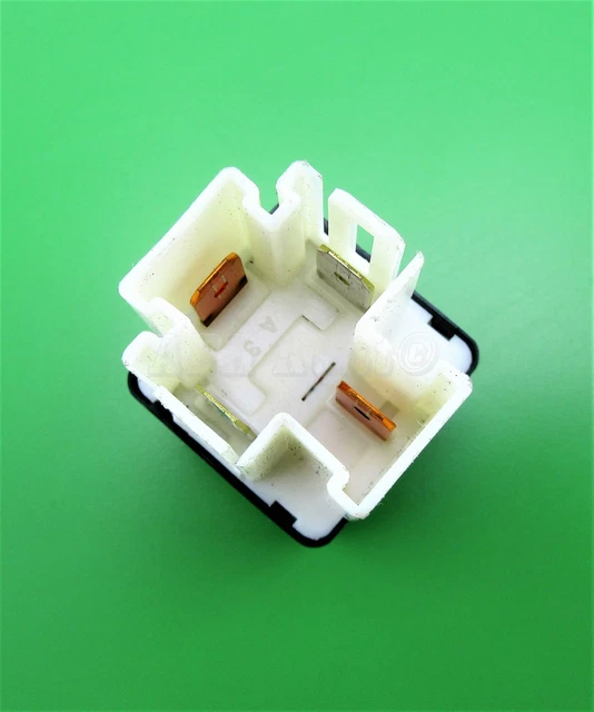 473-MITSUBISHI 90-12 4-PIN Schwarz Power Iso Nein Relais MB629080 ...
