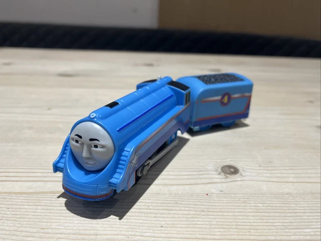 THOMAS TRACKMASTER REVOLUTION SHOOTING STAR GORDON battery train £14.00 - PicClick UK