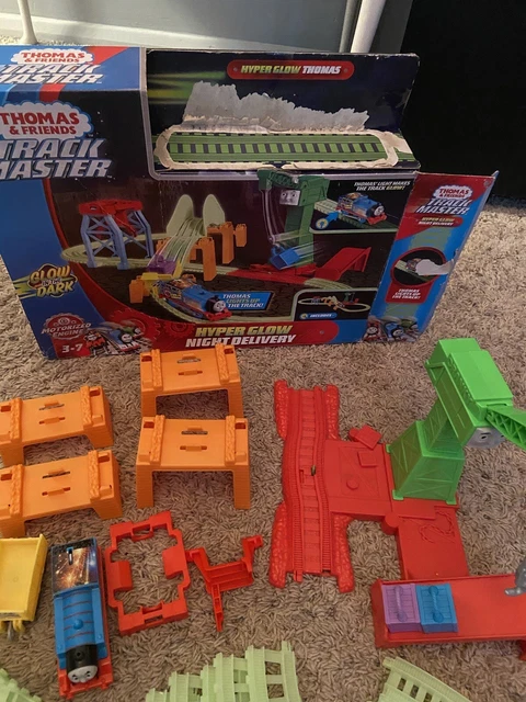 THOMAS TRACKMASTER HYPER Glow Night Delivery Playset £23.00 - PicClick UK