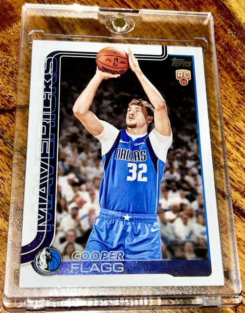 TOPPS 2025-26 NBA Cooper Flagg RC 📈 im Mag-Holder EUR 11,00 - PicClick DE