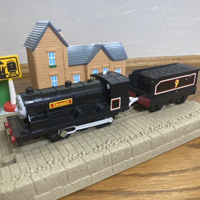 THOMAS & FRIENDS TrackMaster Donald Motorized Train Engine #9 Hit Toy ...