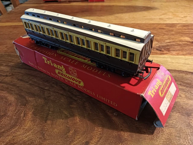 HORNBY - R332 GWR Composite Coach [Clerestory roof], No 5017 - OO Gauge ...