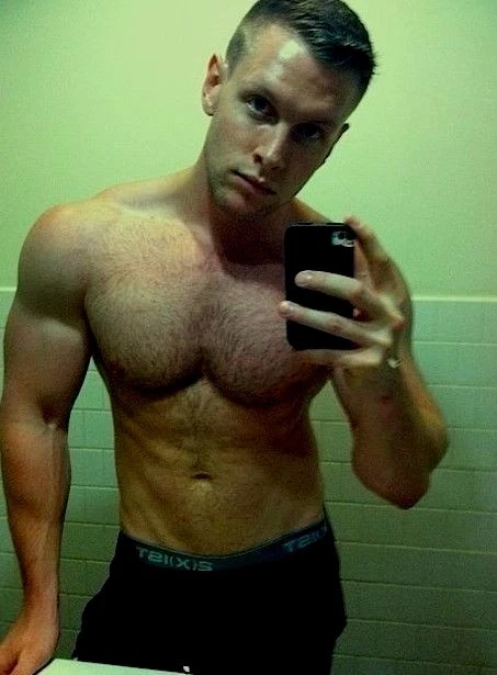 Shirtless Male Muscular Dude Hairy Chest Abs Beefcake Photo 4x6 C2014
