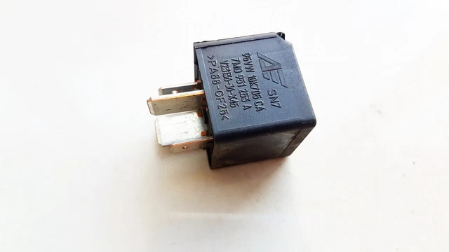 7M0951253A 95VW10K705CA MODULE relais pour Audi A3 UK879562-87 EUR 5,81 ...