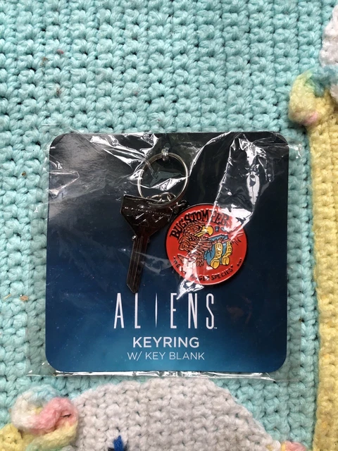 RARE ALIENS MOVIE Bugstomper Keychain Weyland Yutani Corp Key Ring Loot ...