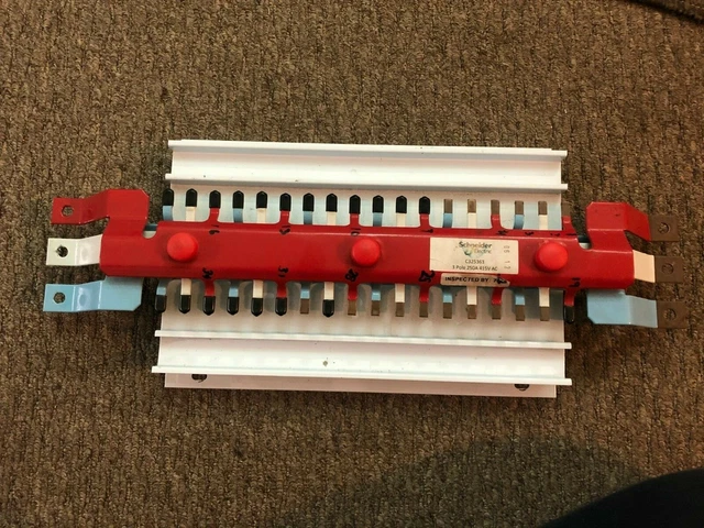 SCHNEIDER C325363 - Busbar MSC Chassis Hybrid 3 PH, 250A 36 Poles MSC18 ...