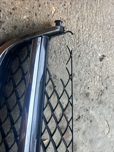 MERCEDES C63 AMG w204 front grill BROKEN £50.00 - PicClick UK