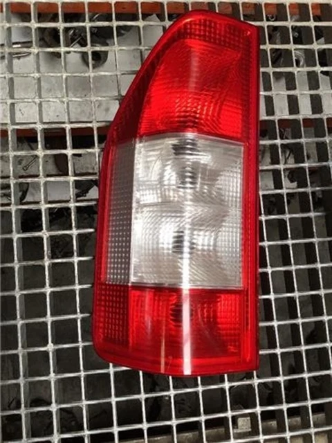 A0008261556 ENJOLIVEUR INF feu arriere gauche pour MERCEDES-BENZ ...