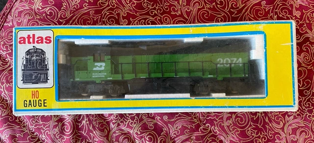 HO SCALE ATLAS Diesel Locomotive GP38 Burlington Northern 2074 #7022 ...