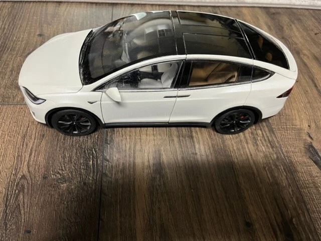 AUTHENTIC DIECAST 1:18 Scale Mini Tesla Model X P100D Collectable | US ...