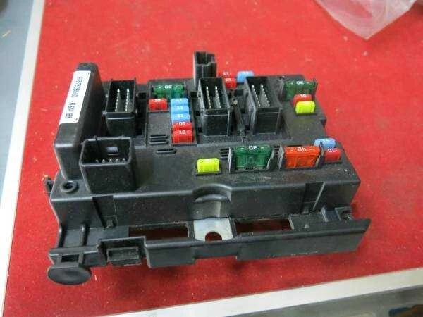 PEUGEOT 206 307 406 Citroen C2 C3 C5 C6 Fuse Box - Fusible - 6500Y1 ...