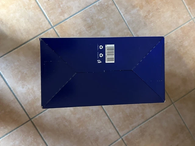 RED BULL Adventskalender 2025 - ohne Dosen aber ungeöffnet / leer ...