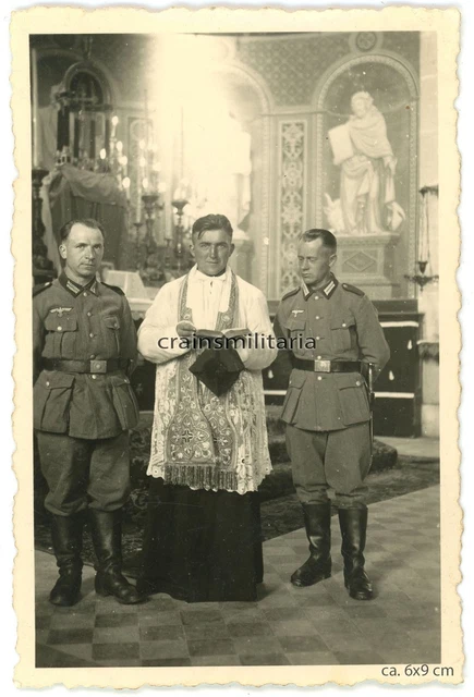 ORIG. FOTO PORTRAIT Soldaten mit Priester Pfarrer Geistliche ca. 1940 ...