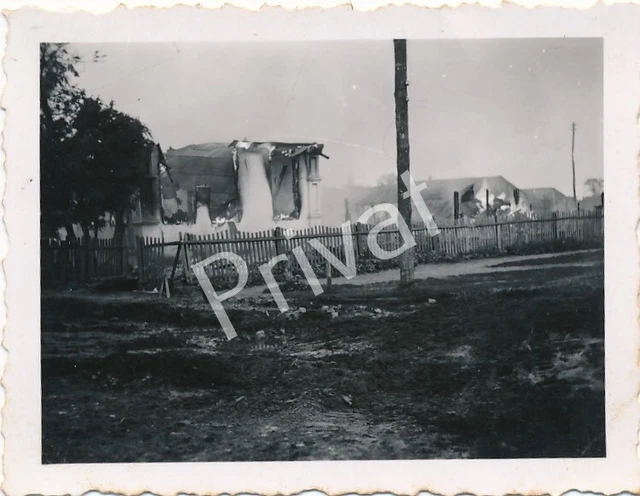 PHOTO WK II Wehrmacht Soldats Offensive Dorf Malyn Малин Ukraine EUR 35 ...